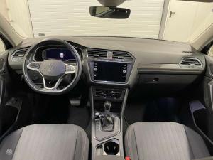 Black Volkswagen Tiguan Allspace 2022 in Marijampole, with an engine capacity of 1.50 L and mileage of 156 thousand km for 21768 €, photo 14 on AUTOMOTO.COM.LV