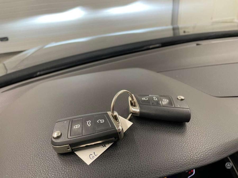 Black Volkswagen Tiguan Allspace 2022 in Marijampole, with an engine capacity of 1.50 L and mileage of 156 thousand km for 21768 €, photo 15 on AUTOMOTO.COM.LV