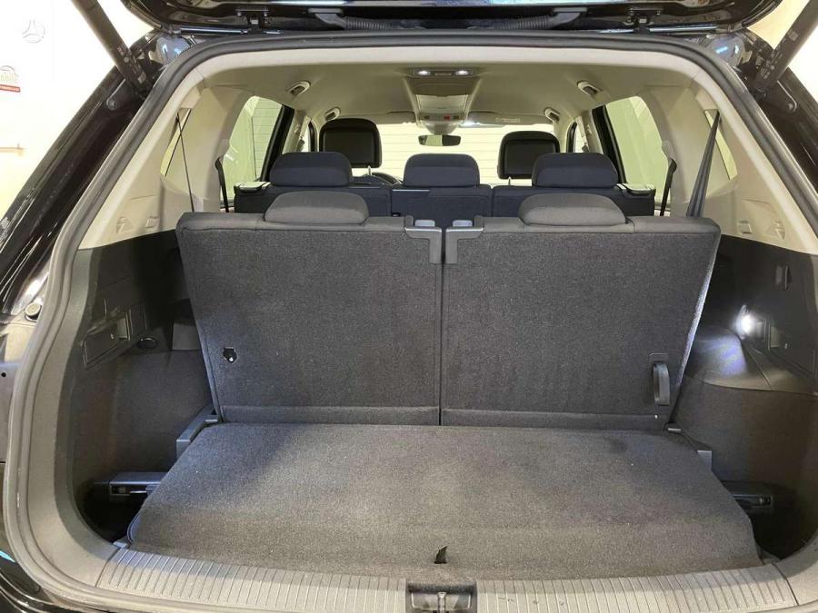 Black Volkswagen Tiguan Allspace 2022 in Marijampole, with an engine capacity of 1.50 L and mileage of 156 thousand km for 21768 €, photo 19 on AUTOMOTO.COM.LV
