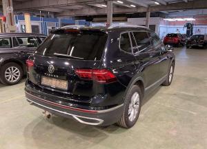 Melns Volkswagen Tiguan Allspace 2022 Viļņa, ar dzinēja tilpumu 1.50 L un nobraukumu 138 tūkst. km par 24805 €, foto 4 vietnē AUTOMOTO.COM.LV