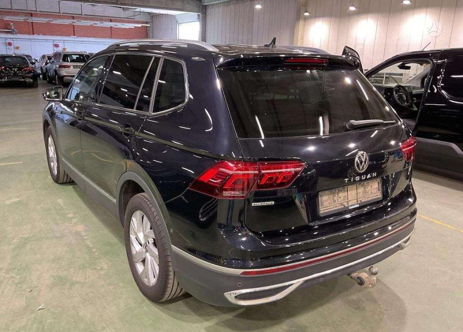 Melns Volkswagen Tiguan Allspace 2022 Viļņa, ar dzinēja tilpumu 1.50 L un nobraukumu 138 tūkst. km par 24805 €, foto 5 vietnē AUTOMOTO.COM.LV