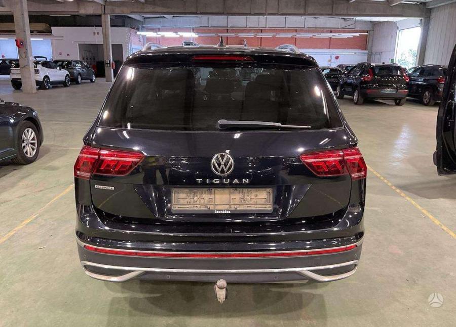 Melns Volkswagen Tiguan Allspace 2022 Viļņa, ar dzinēja tilpumu 1.50 L un nobraukumu 138 tūkst. km par 24805 €, foto 13 vietnē AUTOMOTO.COM.LV
