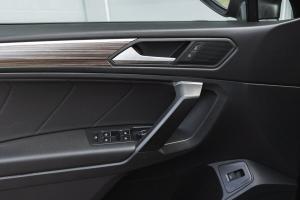 Черный Фольксваген Tiguan Allspace 2022 в Вентспилс, объемом двигателя 2.00 л и пробегом 126 тыс. км за 30500 €, фото 37 на AUTOMOTO.COM.LV