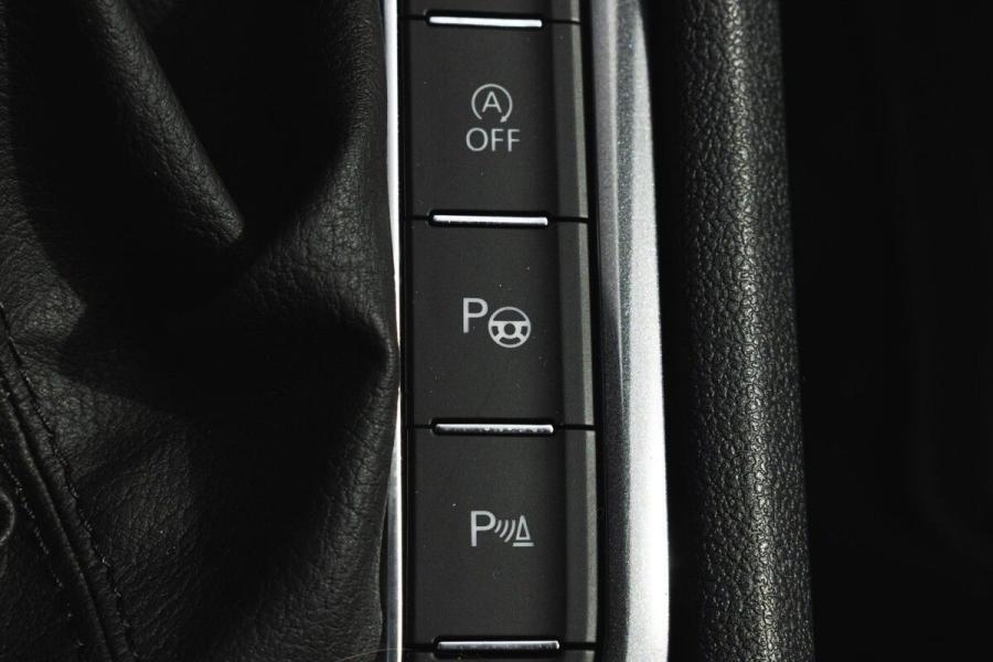 Black Volkswagen Tiguan Allspace 2022 in Ventspils, with an engine capacity of 2.00 L and mileage of 126 thousand km for 30500 €, photo 32 on AUTOMOTO.COM.LV
