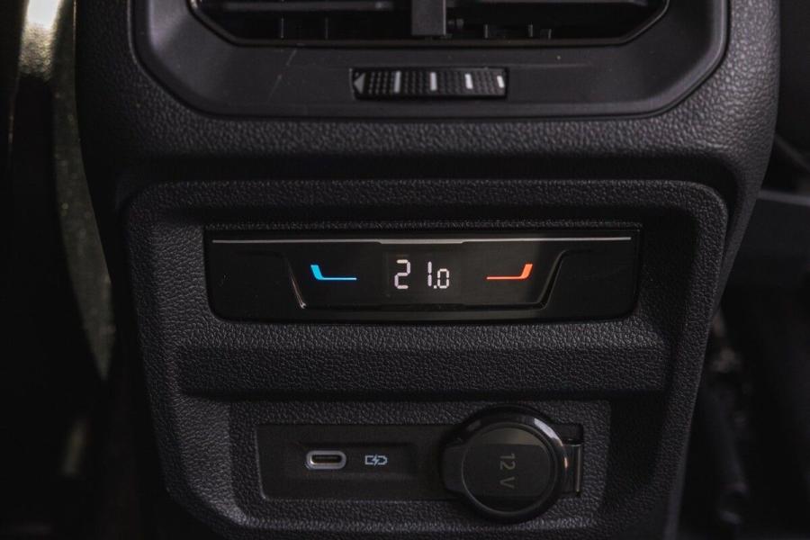 Black Volkswagen Tiguan Allspace 2022 in Ventspils, with an engine capacity of 2.00 L and mileage of 126 thousand km for 30500 €, photo 42 on AUTOMOTO.COM.LV