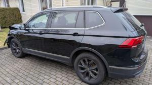 Black Volkswagen Tiguan Allspace 2023 in Vilnius, with an engine capacity of 1.50 L and mileage of 170 thousand km for 15600 €, photo 7 on AUTOMOTO.COM.LV