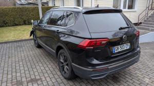 Black Volkswagen Tiguan Allspace 2023 in Vilnius, with an engine capacity of 1.50 L and mileage of 170 thousand km for 15600 €, photo 8 on AUTOMOTO.COM.LV