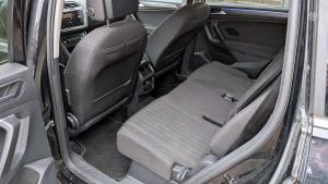 Black Volkswagen Tiguan Allspace 2023 in Vilnius, with an engine capacity of 1.50 L and mileage of 170 thousand km for 15600 €, photo 15 on AUTOMOTO.COM.LV