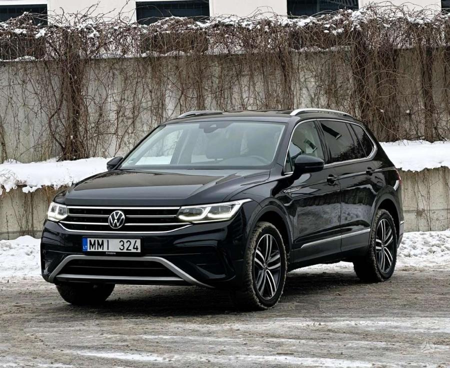 Melns Volkswagen Tiguan Allspace 2023 Viļņa, ar dzinēja tilpumu 1.50 L un nobraukumu 88 tūkst. km par 29900 €, foto 1 vietnē AUTOMOTO.COM.LV