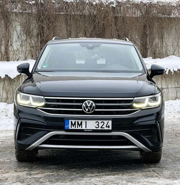 Melns Volkswagen Tiguan Allspace 2023 Viļņa, ar dzinēja tilpumu 1.50 L un nobraukumu 88 tūkst. km par 29900 €, foto 2 vietnē AUTOMOTO.COM.LV