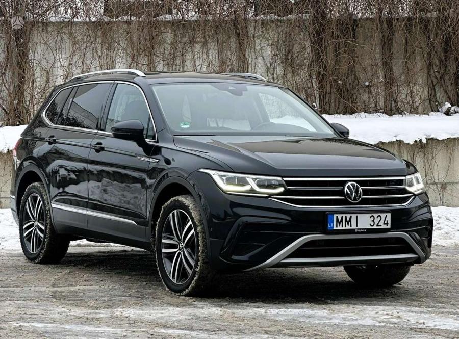 Melns Volkswagen Tiguan Allspace 2023 Viļņa, ar dzinēja tilpumu 1.50 L un nobraukumu 88 tūkst. km par 29900 €, foto 3 vietnē AUTOMOTO.COM.LV