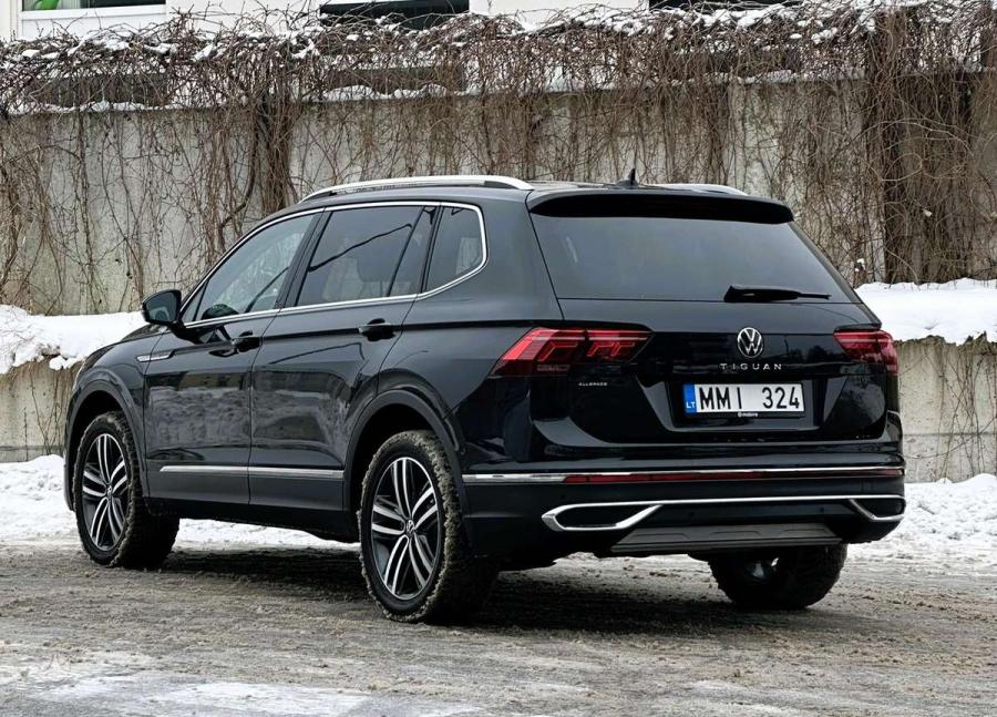 Melns Volkswagen Tiguan Allspace 2023 Viļņa, ar dzinēja tilpumu 1.50 L un nobraukumu 88 tūkst. km par 29900 €, foto 9 vietnē AUTOMOTO.COM.LV