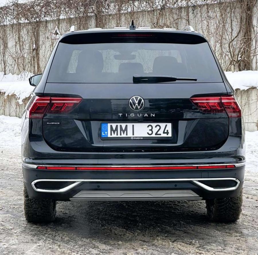 Melns Volkswagen Tiguan Allspace 2023 Viļņa, ar dzinēja tilpumu 1.50 L un nobraukumu 88 tūkst. km par 29900 €, foto 10 vietnē AUTOMOTO.COM.LV
