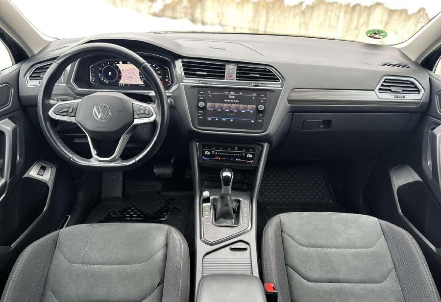 Melns Volkswagen Tiguan Allspace 2023 Viļņa, ar dzinēja tilpumu 1.50 L un nobraukumu 88 tūkst. km par 29900 €, foto 13 vietnē AUTOMOTO.COM.LV