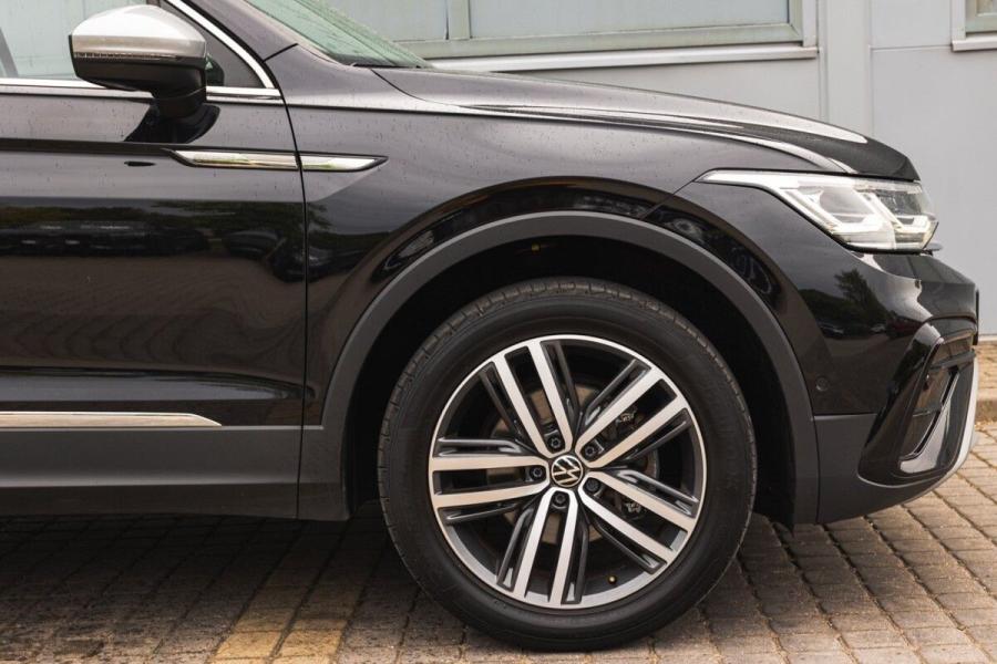 Black Volkswagen Tiguan Allspace 2023 in Ventspils, with an engine capacity of 2.00 L and mileage of 159 thousand km for 27250 €, photo 10 on AUTOMOTO.COM.LV