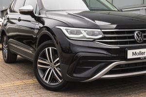 Black Volkswagen Tiguan Allspace 2023 in Ventspils, with an engine capacity of 2.00 L and mileage of 159 thousand km for 27250 €, photo 12 on AUTOMOTO.COM.LV