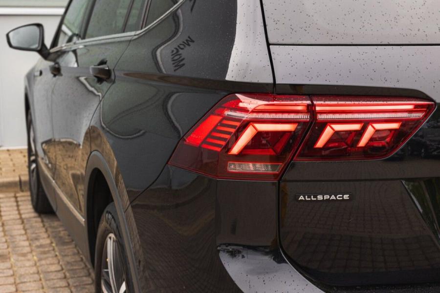 Black Volkswagen Tiguan Allspace 2023 in Ventspils, with an engine capacity of 2.00 L and mileage of 159 thousand km for 27250 €, photo 13 on AUTOMOTO.COM.LV