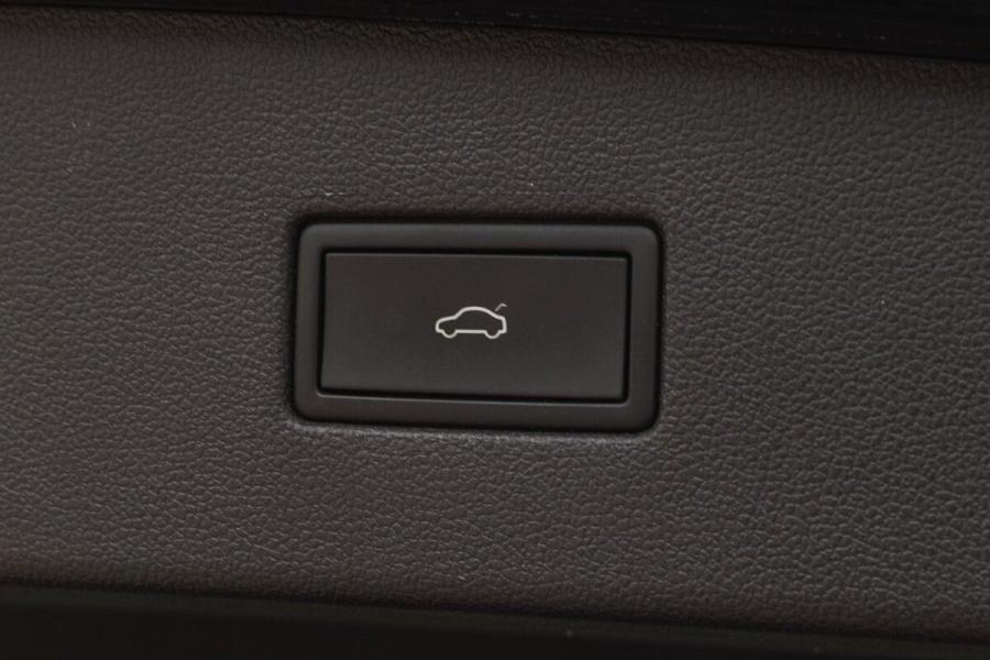 Black Volkswagen Tiguan Allspace 2023 in Ventspils, with an engine capacity of 2.00 L and mileage of 159 thousand km for 27250 €, photo 15 on AUTOMOTO.COM.LV