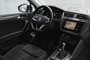 Black Volkswagen Tiguan Allspace 2023 in Ventspils, with an engine capacity of 2.00 L and mileage of 159 thousand km for 27250 €, photo 16 on AUTOMOTO.COM.LV