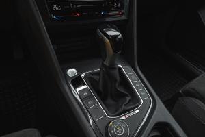 Black Volkswagen Tiguan Allspace 2023 in Ventspils, with an engine capacity of 2.00 L and mileage of 159 thousand km for 27250 €, photo 25 on AUTOMOTO.COM.LV