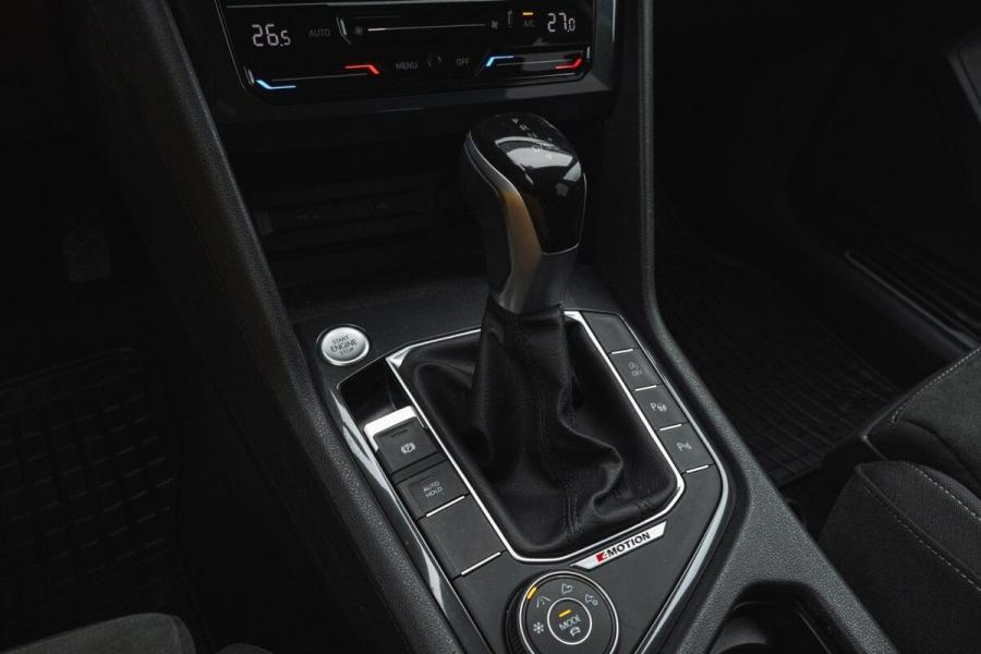 Black Volkswagen Tiguan Allspace 2023 in Ventspils, with an engine capacity of 2.00 L and mileage of 159 thousand km for 27250 €, photo 25 on AUTOMOTO.COM.LV
