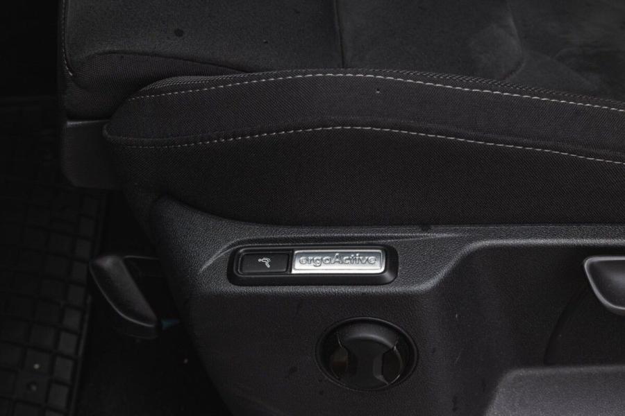 Black Volkswagen Tiguan Allspace 2023 in Ventspils, with an engine capacity of 2.00 L and mileage of 159 thousand km for 27250 €, photo 27 on AUTOMOTO.COM.LV