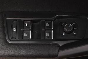 Black Volkswagen Tiguan Allspace 2023 in Ventspils, with an engine capacity of 2.00 L and mileage of 159 thousand km for 27250 €, photo 29 on AUTOMOTO.COM.LV