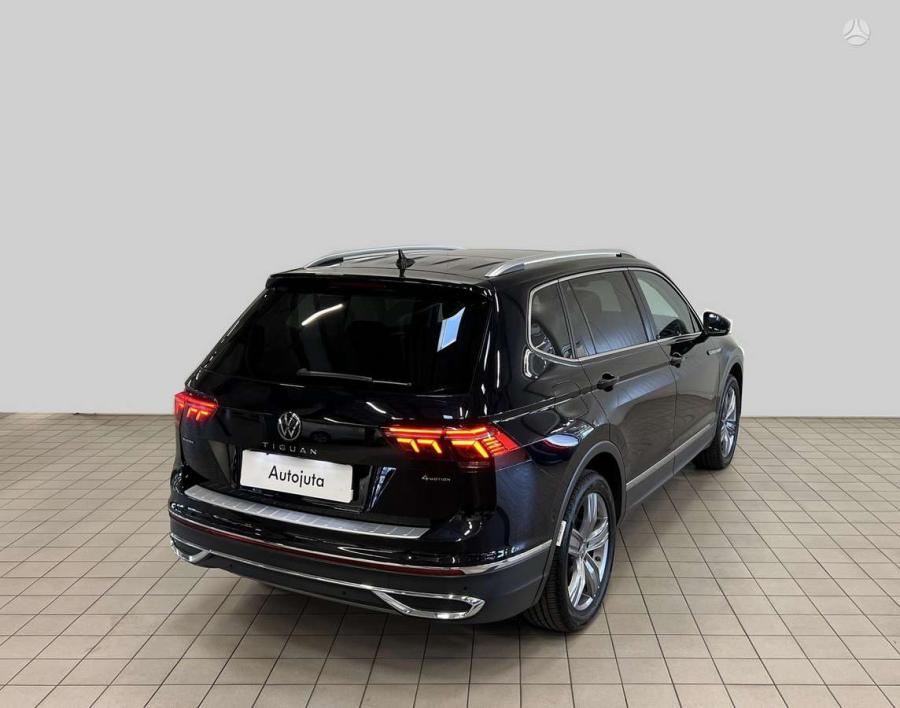 Melns Volkswagen Tiguan Allspace 2023 Kauņa, ar dzinēja tilpumu 1.97 L un nobraukumu 157 tūkst. km par 26500 €, foto 5 vietnē AUTOMOTO.COM.LV