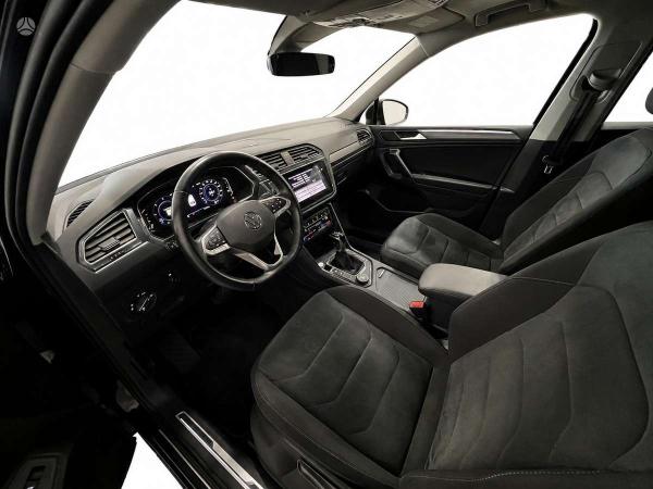 Black Volkswagen Tiguan Allspace 2023 in Kaunas, with an engine capacity of 1.97 L and mileage of 157 thousand km for 26500 €, photo 8 on AUTOMOTO.COM.LV