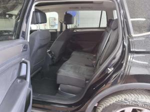 Black Volkswagen Tiguan Allspace 2023 in Vilnius, with an engine capacity of 1.50 L and mileage of 42 thousand km for 28435 €, photo 11 on AUTOMOTO.COM.LV