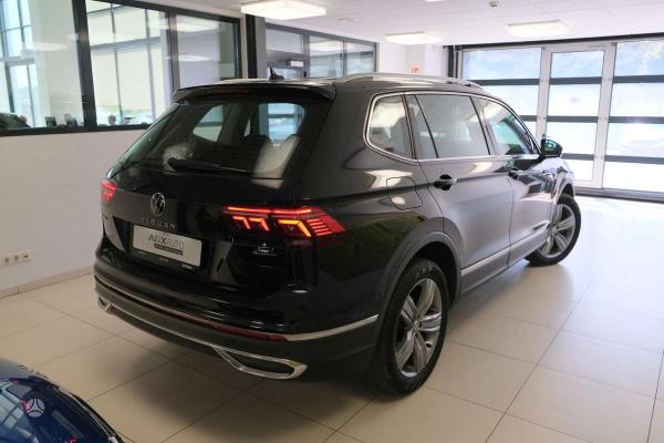 Черный Фольксваген Tiguan Allspace 2023 в Вильнюс, объемом двигателя 1.97 л и пробегом 106 тыс. км за 28400 €, фото 3 на AUTOMOTO.COM.LV