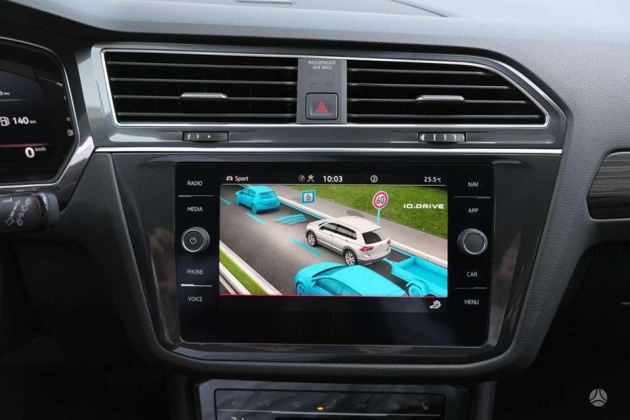 Black Volkswagen Tiguan Allspace 2023 in Vilnius, with an engine capacity of 1.97 L and mileage of 106 thousand km for 28400 €, photo 15 on AUTOMOTO.COM.LV