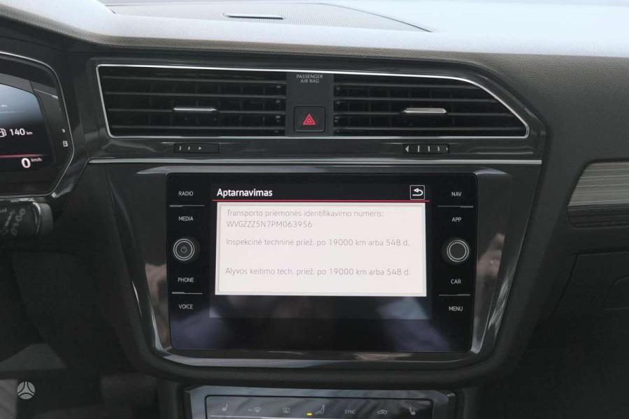Black Volkswagen Tiguan Allspace 2023 in Vilnius, with an engine capacity of 1.97 L and mileage of 106 thousand km for 28400 €, photo 16 on AUTOMOTO.COM.LV