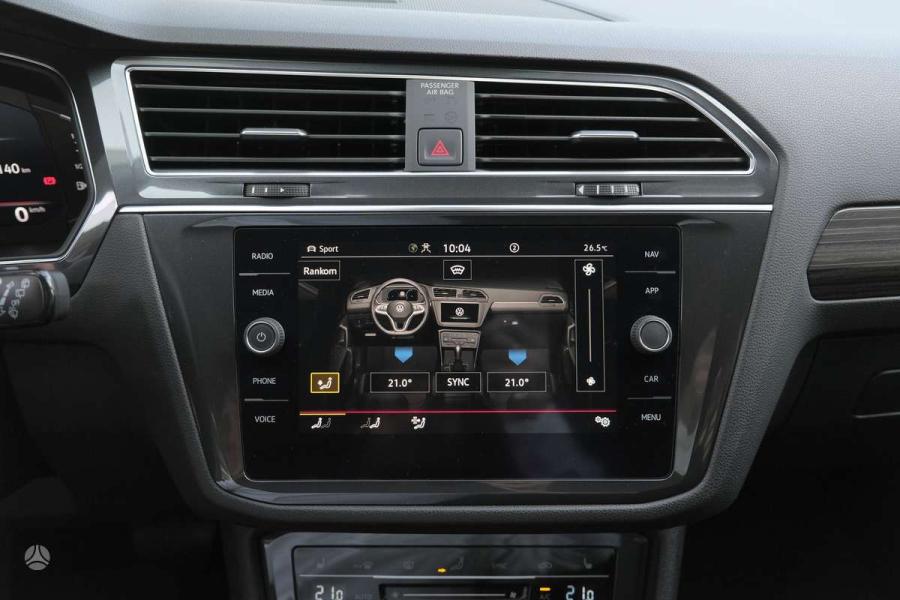 Black Volkswagen Tiguan Allspace 2023 in Vilnius, with an engine capacity of 1.97 L and mileage of 106 thousand km for 28400 €, photo 19 on AUTOMOTO.COM.LV