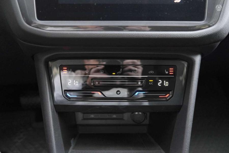 Black Volkswagen Tiguan Allspace 2023 in Vilnius, with an engine capacity of 1.97 L and mileage of 106 thousand km for 28400 €, photo 20 on AUTOMOTO.COM.LV