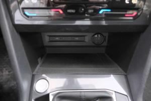 Black Volkswagen Tiguan Allspace 2023 in Vilnius, with an engine capacity of 1.97 L and mileage of 106 thousand km for 28400 €, photo 21 on AUTOMOTO.COM.LV