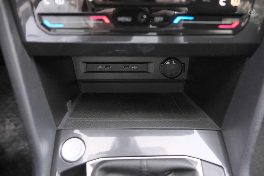 Black Volkswagen Tiguan Allspace 2023 in Vilnius, with an engine capacity of 1.97 L and mileage of 106 thousand km for 28400 €, photo 21 on AUTOMOTO.COM.LV