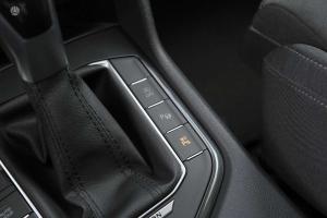 Black Volkswagen Tiguan Allspace 2023 in Vilnius, with an engine capacity of 1.97 L and mileage of 106 thousand km for 28400 €, photo 23 on AUTOMOTO.COM.LV