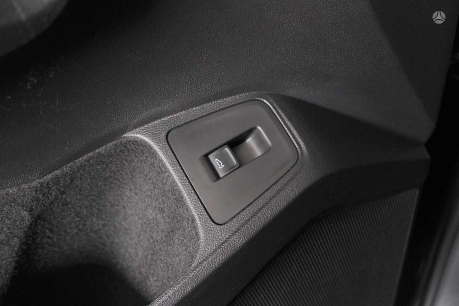 Black Volkswagen Tiguan Allspace 2023 in Vilnius, with an engine capacity of 1.97 L and mileage of 106 thousand km for 28400 €, photo 28 on AUTOMOTO.COM.LV