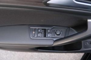 Black Volkswagen Tiguan Allspace 2023 in Vilnius, with an engine capacity of 1.97 L and mileage of 106 thousand km for 28400 €, photo 29 on AUTOMOTO.COM.LV