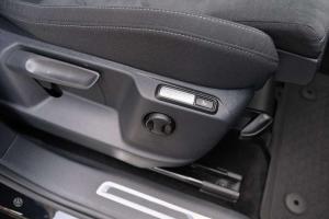 Black Volkswagen Tiguan Allspace 2023 in Vilnius, with an engine capacity of 1.97 L and mileage of 106 thousand km for 28400 €, photo 32 on AUTOMOTO.COM.LV