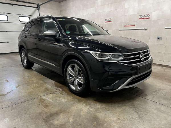 Фольксваген Tiguan Allspace 2023 в Мариямполе на AUTOMOTO.COM.LV Черный Фольксваген Tiguan Allspace 2023 в Мариямполе, объемом двигателя 2.00 л и пробегом 33 тыс. км за 31932 €, фото 4 на AUTOMOTO.COM.LV