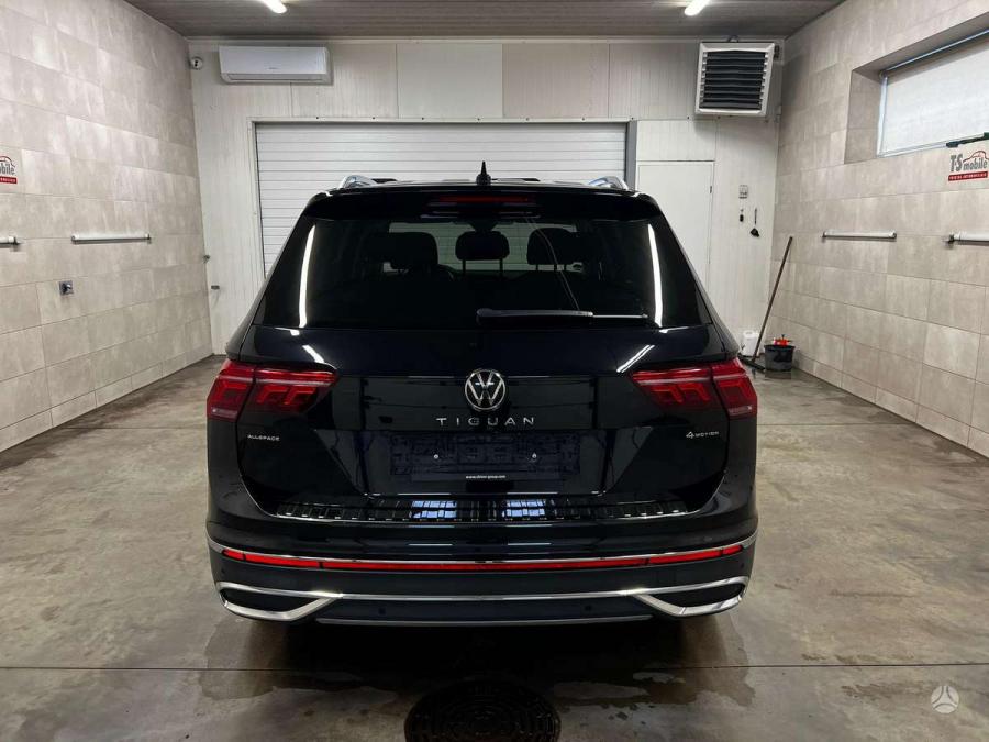 Черный Фольксваген Tiguan Allspace 2023 в Мариямполе, объемом двигателя 2.00 л и пробегом 33 тыс. км за 31932 €, фото 6 на AUTOMOTO.COM.LV