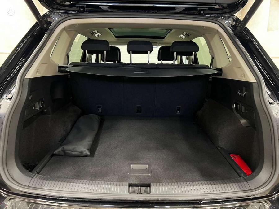 Черный Фольксваген Tiguan Allspace 2023 в Мариямполе, объемом двигателя 2.00 л и пробегом 33 тыс. км за 31932 €, фото 25 на AUTOMOTO.COM.LV