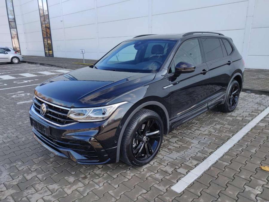Black Volkswagen Tiguan Allspace 2024 in Kaunas, with an engine capacity of 2.00 L and mileage of 22 thousand km for 39999 €, photo 1 on AUTOMOTO.COM.LV