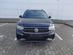 Black Volkswagen Tiguan Allspace 2024 in Kaunas, with an engine capacity of 2.00 L and mileage of 22 thousand km for 39999 €, photo 2 on AUTOMOTO.COM.LV