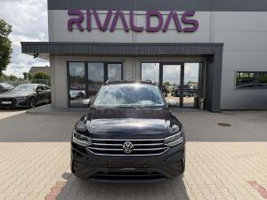 Melns Volkswagen Tiguan Allspace 2024 Šauļi, ar dzinēja tilpumu 1.97 L un nobraukumu 175 tūkst. km par 27990 €, foto  vietnē AUTOMOTO.COM.LV