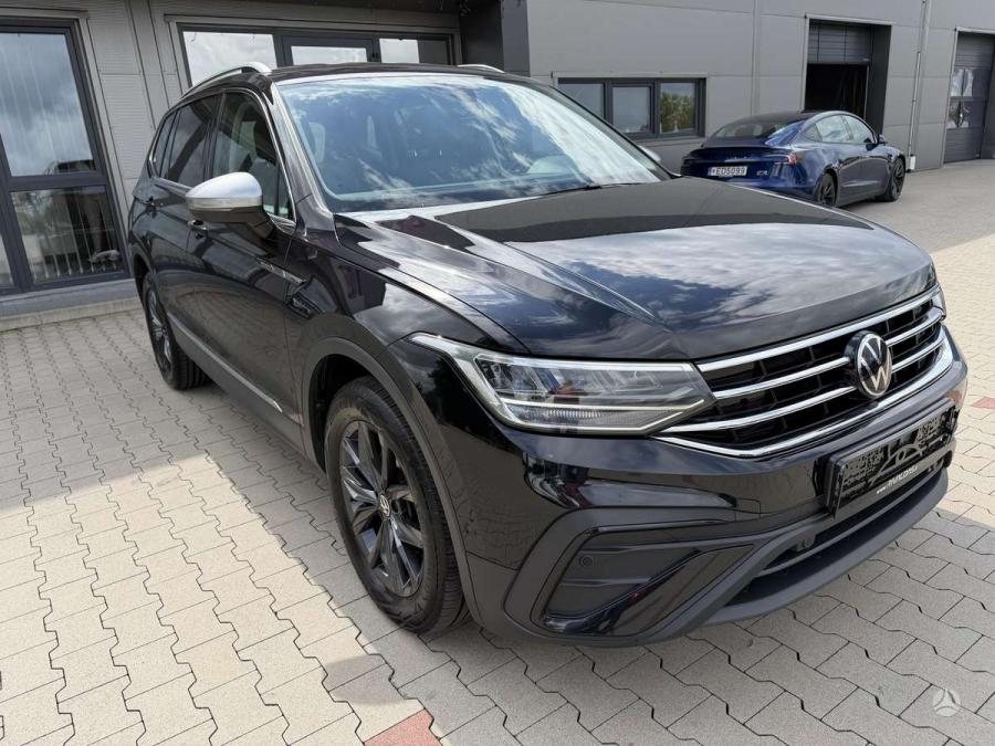 Черный Фольксваген Tiguan Allspace 2024 в Шяуляй, объемом двигателя 1.97 л и пробегом 175 тыс. км за 27990 €, фото 6 на AUTOMOTO.COM.LV