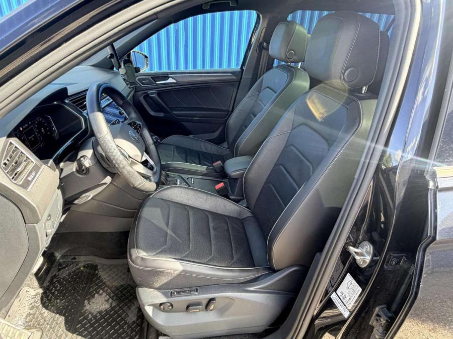 Melns Volkswagen Tiguan Allspace 2024 Kauņa, ar dzinēja tilpumu 1.98 L un nobraukumu 107 tūkst. km par 36500 €, foto 12 vietnē AUTOMOTO.COM.LV