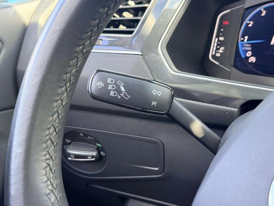 Melns Volkswagen Tiguan Allspace 2024 Kauņa, ar dzinēja tilpumu 1.98 L un nobraukumu 107 tūkst. km par 36500 €, foto 17 vietnē AUTOMOTO.COM.LV